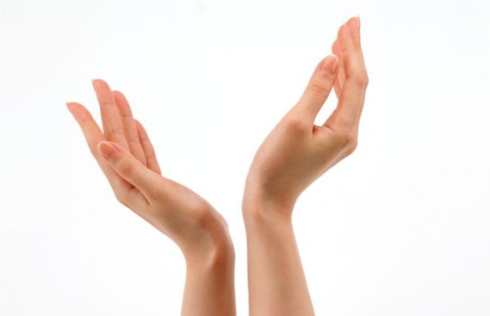 Come ottenere mani curate con uno scrub fai da te | DeAbyDay