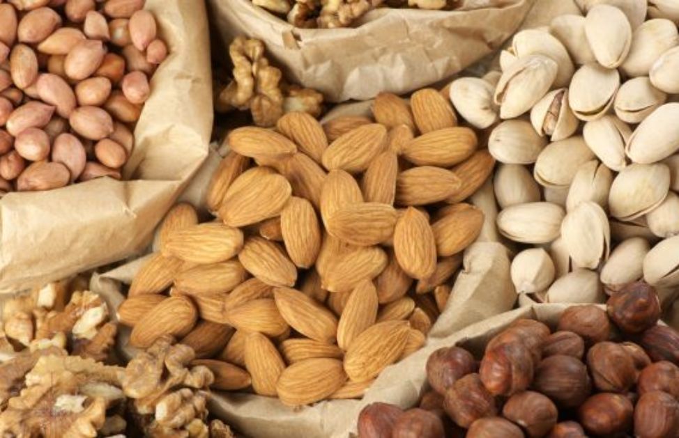 Come trarre benefici dalle proprietà salutari della frutta secca | DeAbyDay