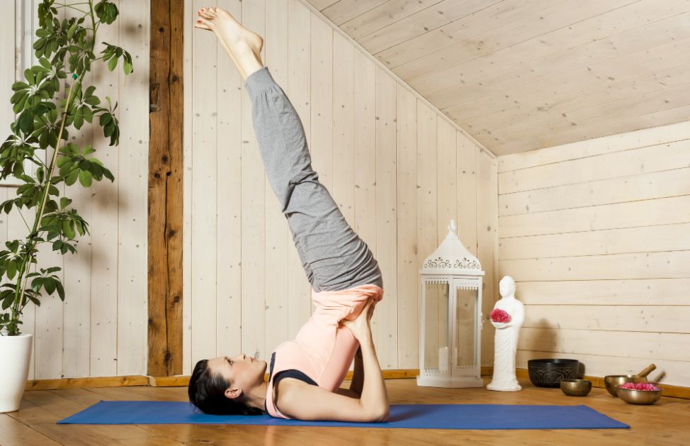Come imparare a fare yoga: asana capovolte. Posizione della candela ...